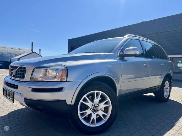 Grey Volvo XC90 2008 in Kaunas, with an engine capacity of 2.40 L and mileage of 323 thousand km for 6890 €, photo 1 on AUTOMOTO.COM.LV