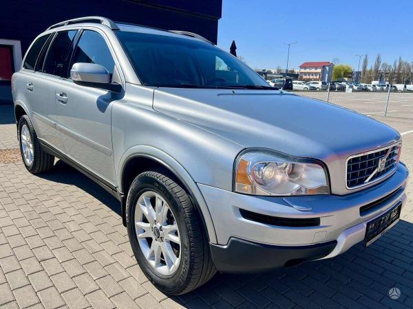 Grey Volvo XC90 2008 in Kaunas, with an engine capacity of 2.40 L and mileage of 323 thousand km for 6890 €, photo 4 on AUTOMOTO.COM.LV