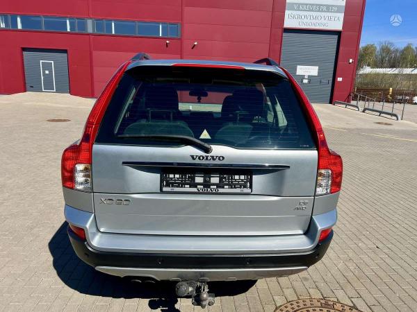 Grey Volvo XC90 2008 in Kaunas, with an engine capacity of 2.40 L and mileage of 323 thousand km for 6890 €, photo 9 on AUTOMOTO.COM.LV