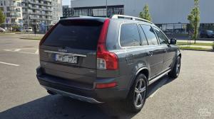 Grey Volvo XC90 2008 in Vilnius, with an engine capacity of 2.40 L and mileage of 404 thousand km for 6850 €, photo 4 on AUTOMOTO.COM.LV