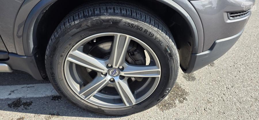 Grey Volvo XC90 2008 in Vilnius, with an engine capacity of 2.40 L and mileage of 404 thousand km for 6850 €, photo 9 on AUTOMOTO.COM.LV