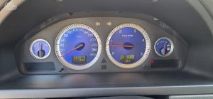 Grey Volvo XC90 2008 in Vilnius, with an engine capacity of 2.40 L and mileage of 404 thousand km for 6850 €, photo 10 on AUTOMOTO.COM.LV