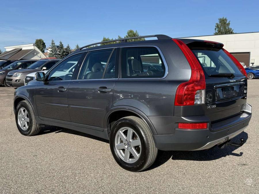 Pelēks Volvo XC90 2008 Utena, ar dzinēja tilpumu 2.40 L un nobraukumu 239 tūkst. km par 6950 €, foto 5 vietnē AUTOMOTO.COM.LV