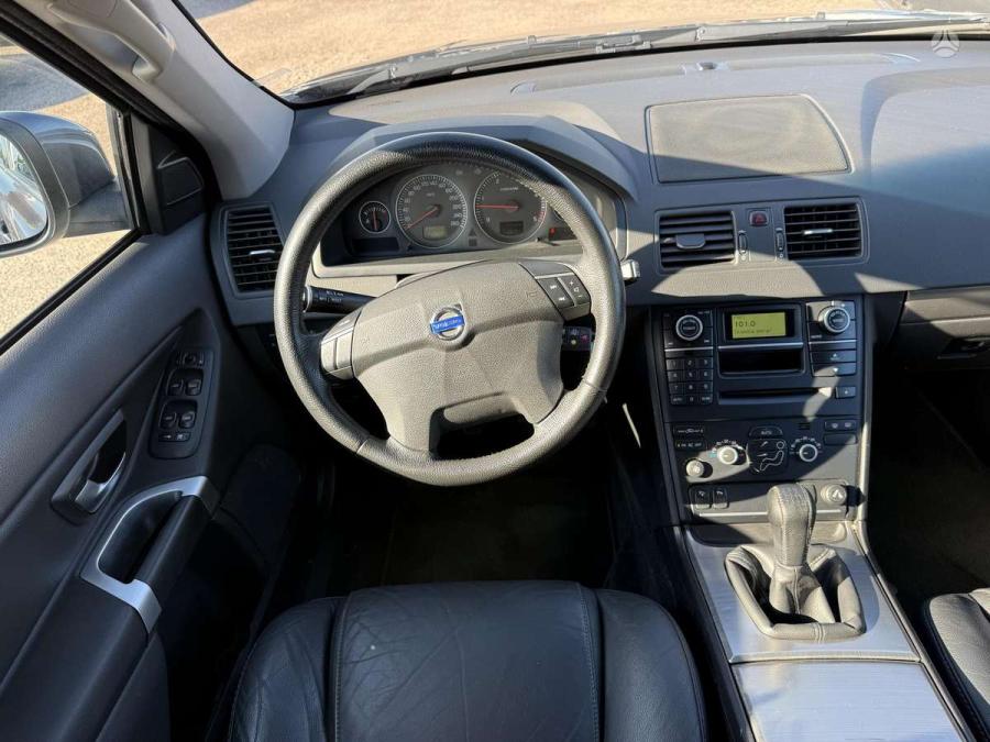 Pelēks Volvo XC90 2008 Utena, ar dzinēja tilpumu 2.40 L un nobraukumu 239 tūkst. km par 6950 €, foto 15 vietnē AUTOMOTO.COM.LV