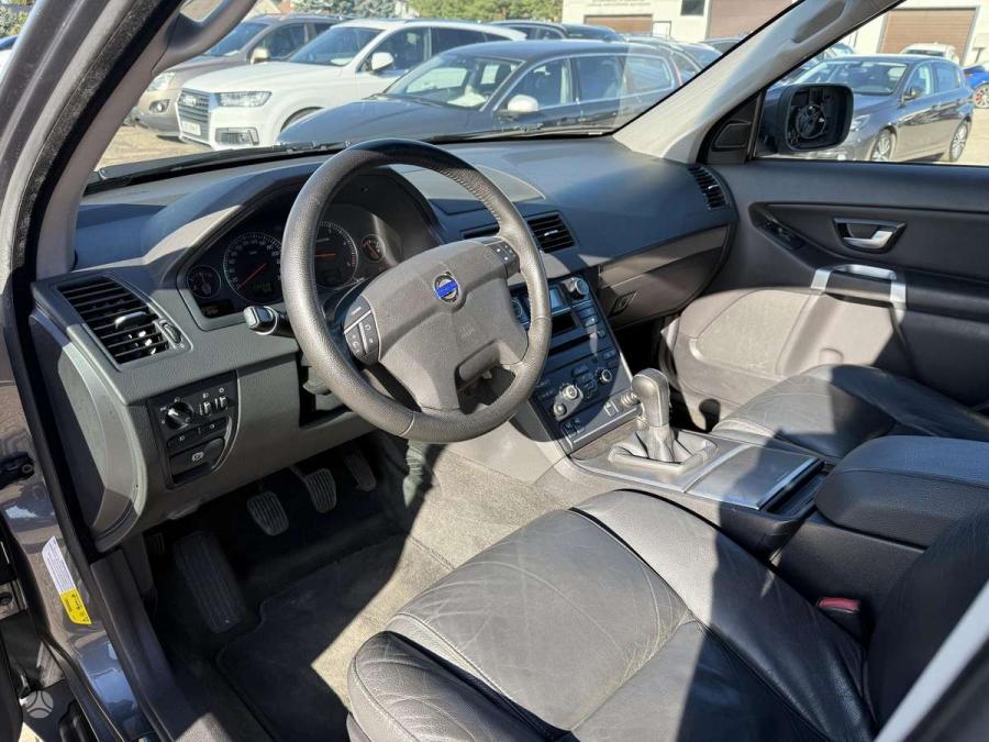 Pelēks Volvo XC90 2008 Utena, ar dzinēja tilpumu 2.40 L un nobraukumu 239 tūkst. km par 6950 €, foto 17 vietnē AUTOMOTO.COM.LV