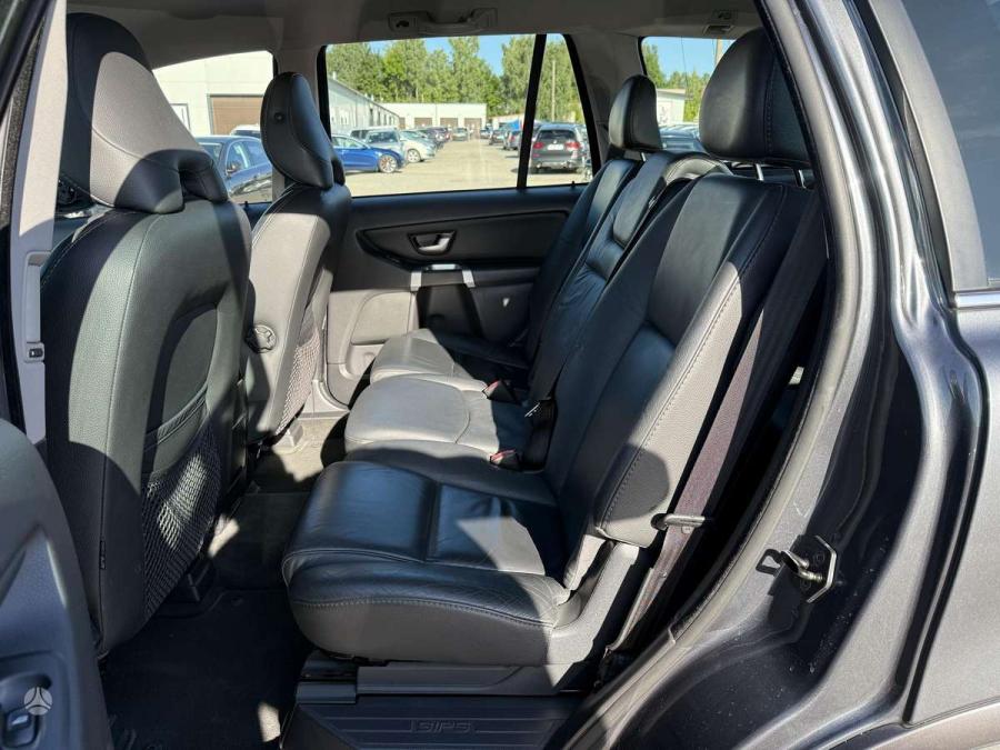 Pelēks Volvo XC90 2008 Utena, ar dzinēja tilpumu 2.40 L un nobraukumu 239 tūkst. km par 6950 €, foto 20 vietnē AUTOMOTO.COM.LV