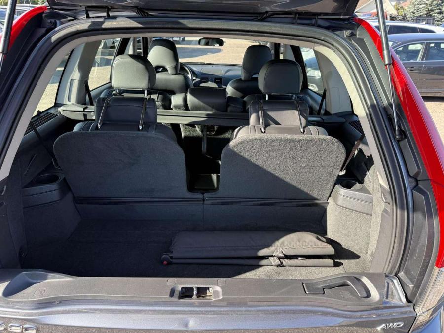 Pelēks Volvo XC90 2008 Utena, ar dzinēja tilpumu 2.40 L un nobraukumu 239 tūkst. km par 6950 €, foto 22 vietnē AUTOMOTO.COM.LV