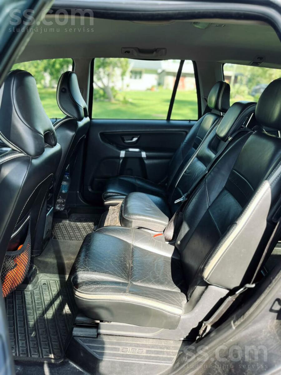 Pelēks Volvo XC90 2008 Rīga, ar dzinēja tilpumu 2.40 L un nobraukumu 343 tūkst. km par 5900 €, foto 6 vietnē AUTOMOTO.COM.LV