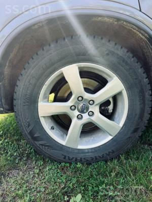 Pelēks Volvo XC90 2008 Rīga, ar dzinēja tilpumu 2.40 L un nobraukumu 343 tūkst. km par 5900 €, foto 10 vietnē AUTOMOTO.COM.LV