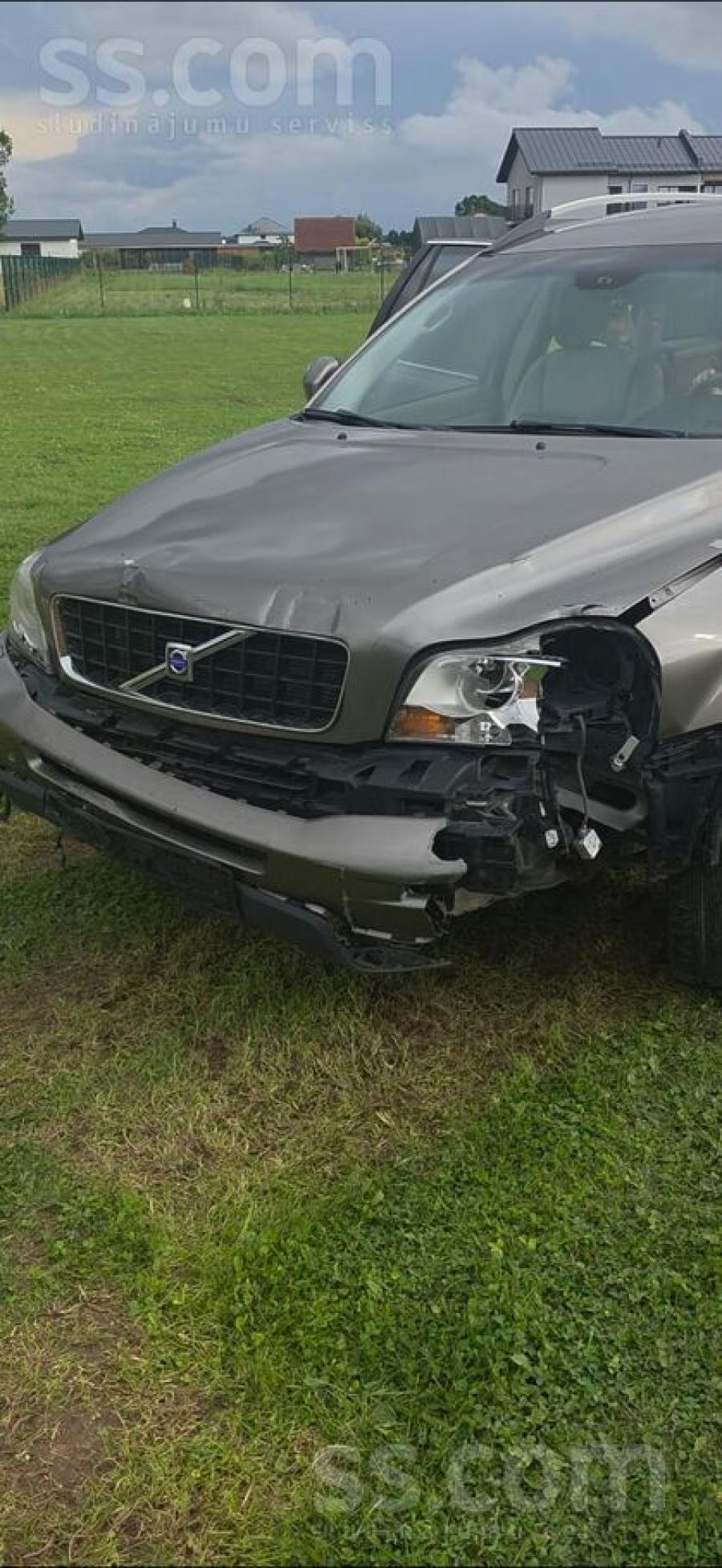 Pelēks Volvo XC90 2008 Rīga, ar dzinēja tilpumu 2.40 L un nobraukumu 400 tūkst. km par 2000 €, foto 3 vietnē AUTOMOTO.COM.LV