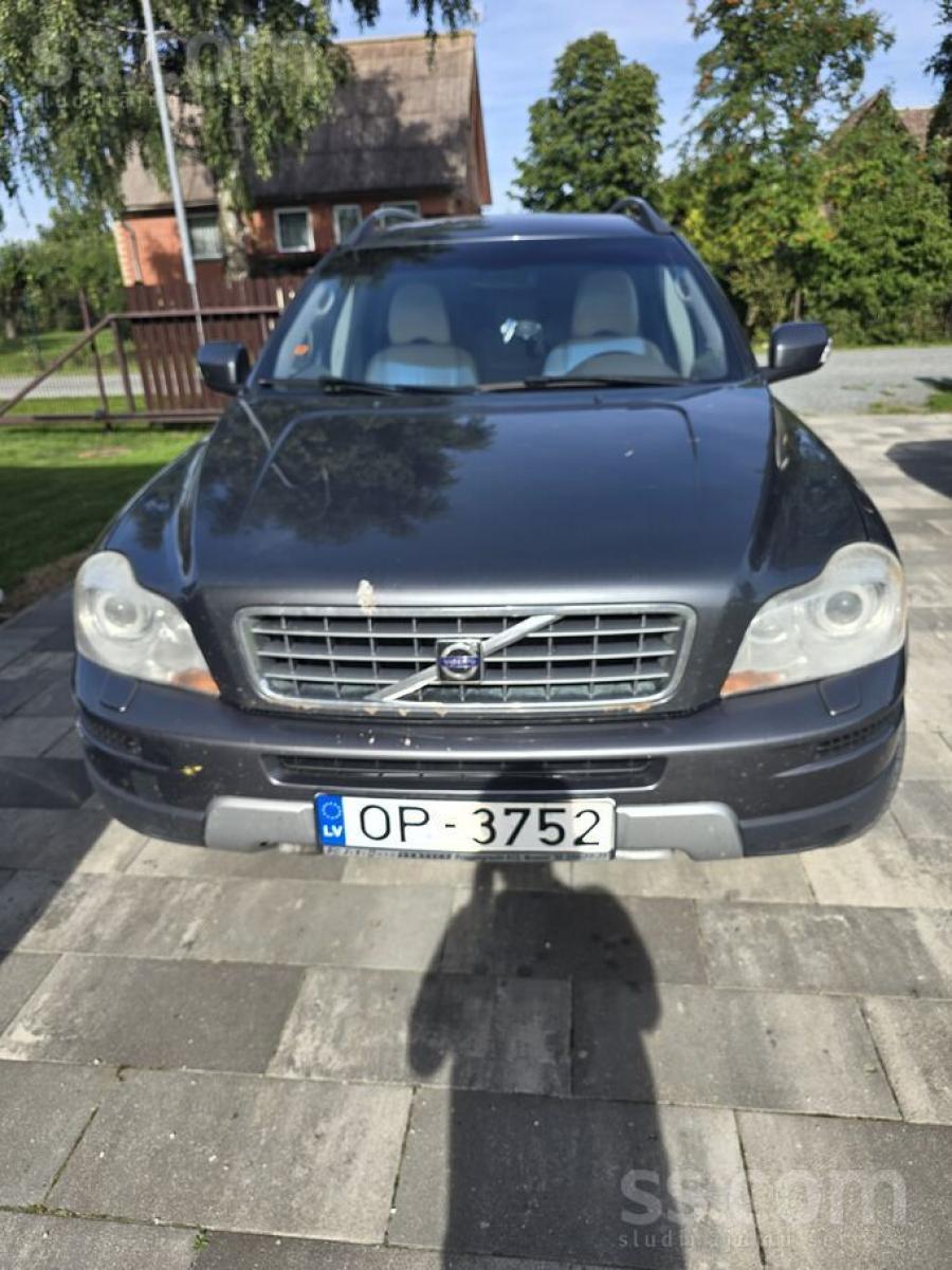 Grey Volvo XC90 2008 in Dobele, with an engine capacity of 2.40 L and mileage of 302 thousand km for 5500 €, photo 3 on AUTOMOTO.COM.LV