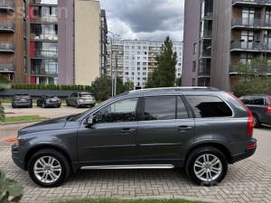 Grey Volvo XC90 2008 in Riga, with an engine capacity of 2.40 L and mileage of 299 thousand km for 4990 €, photo 4 on AUTOMOTO.COM.LV