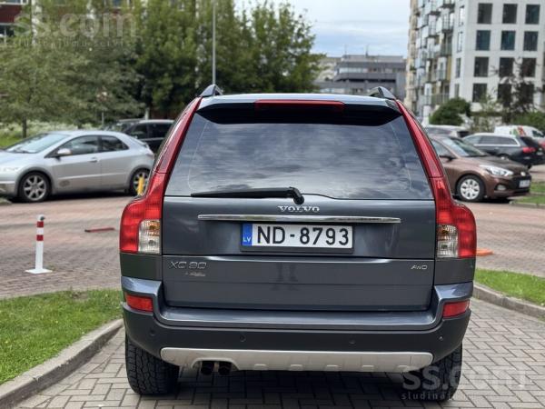 Pelēks Volvo XC90 2008 Rīga, ar dzinēja tilpumu 2.40 L un nobraukumu 299 tūkst. km par 4990 €, foto 5 vietnē AUTOMOTO.COM.LV