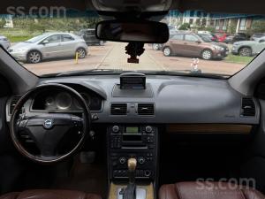 Grey Volvo XC90 2008 in Riga, with an engine capacity of 2.40 L and mileage of 299 thousand km for 4990 €, photo 12 on AUTOMOTO.COM.LV
