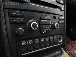 Grey Volvo XC90 2008 in Riga, with an engine capacity of 2.40 L and mileage of 299 thousand km for 4990 €, photo 16 on AUTOMOTO.COM.LV
