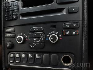 Grey Volvo XC90 2008 in Riga, with an engine capacity of 2.40 L and mileage of 299 thousand km for 4990 €, photo 17 on AUTOMOTO.COM.LV