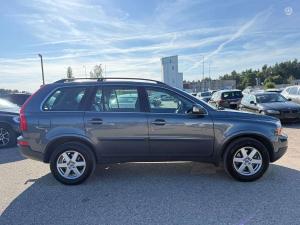 Grey Volvo XC90 2008 in Utena, with an engine capacity of 2.40 L and mileage of 239 thousand km for 6950 €, photo 8 on AUTOMOTO.COM.LV