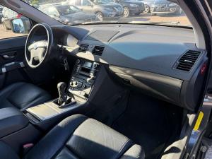 Grey Volvo XC90 2008 in Utena, with an engine capacity of 2.40 L and mileage of 239 thousand km for 6950 €, photo 18 on AUTOMOTO.COM.LV
