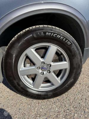 Grey Volvo XC90 2008 in Utena, with an engine capacity of 2.40 L and mileage of 239 thousand km for 6950 €, photo 22 on AUTOMOTO.COM.LV
