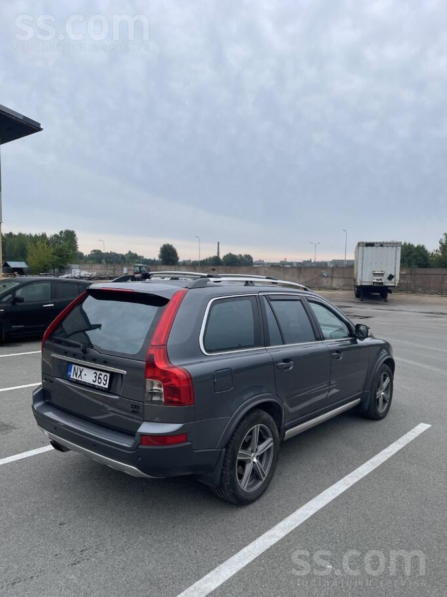 Grey Volvo XC90 2008 in Riga, with an engine capacity of 2.40 L and mileage of 363 thousand km for 6200 €, photo 4 on AUTOMOTO.COM.LV