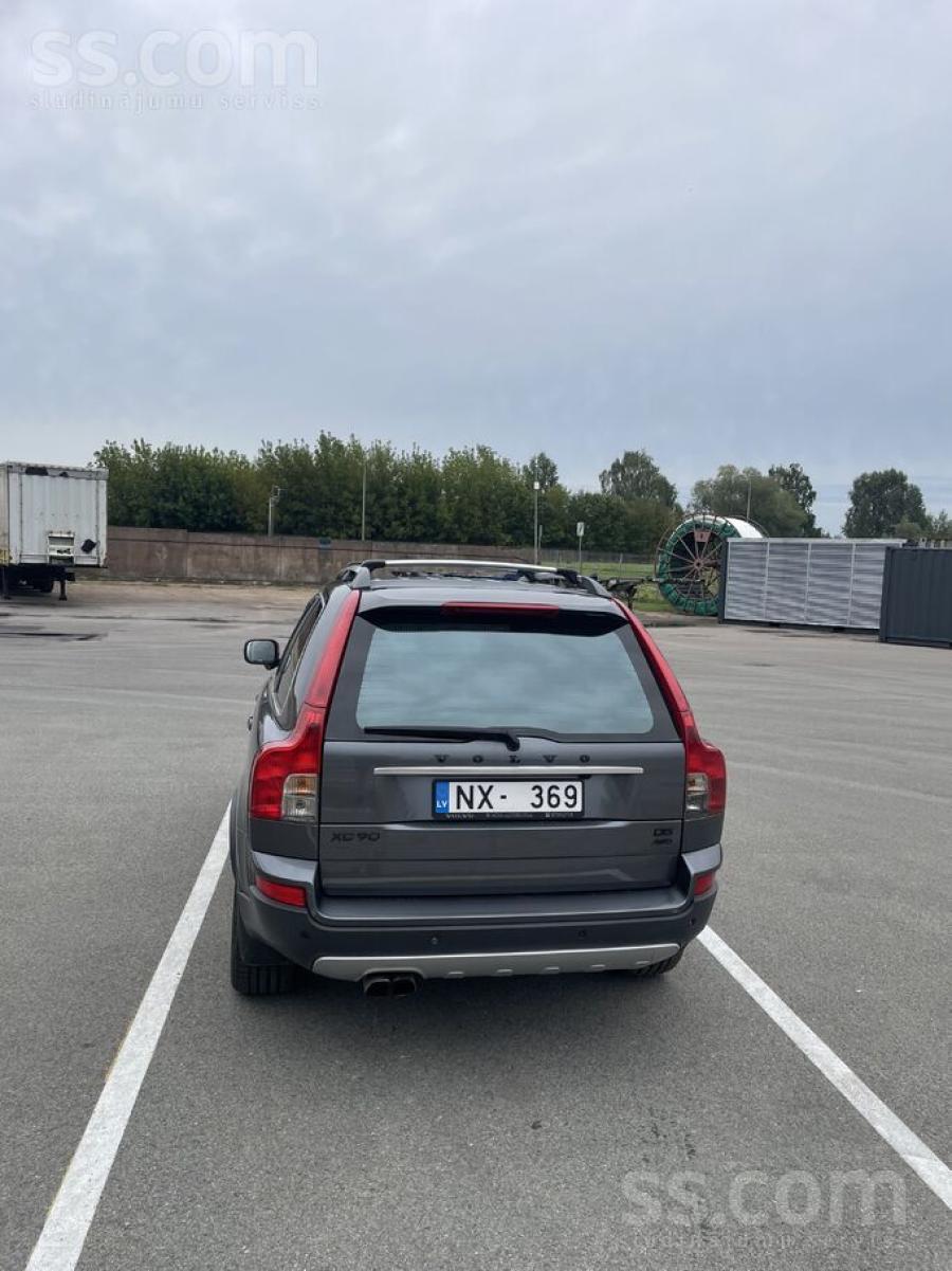 Grey Volvo XC90 2008 in Riga, with an engine capacity of 2.40 L and mileage of 363 thousand km for 6200 €, photo 6 on AUTOMOTO.COM.LV