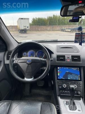 Grey Volvo XC90 2008 in Riga, with an engine capacity of 2.40 L and mileage of 363 thousand km for 6200 €, photo 7 on AUTOMOTO.COM.LV