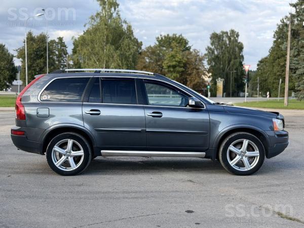 Pelēks Volvo XC90 2008 Ogre, ar dzinēja tilpumu 2.40 L un nobraukumu 271 tūkst. km par 5100 €, foto 6 vietnē AUTOMOTO.COM.LV