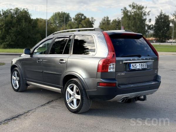 Pelēks Volvo XC90 2008 Ogre, ar dzinēja tilpumu 2.40 L un nobraukumu 271 tūkst. km par 5100 €, foto 7 vietnē AUTOMOTO.COM.LV