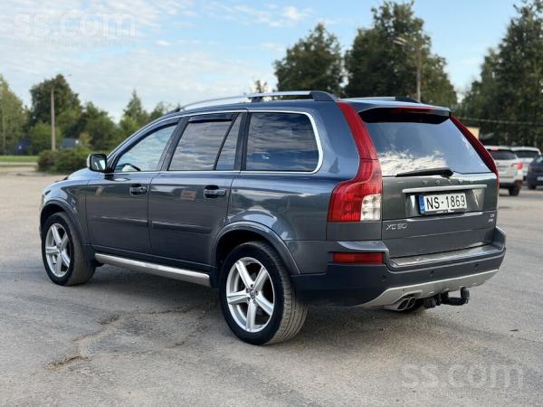 Pelēks Volvo XC90 2008 Ogre, ar dzinēja tilpumu 2.40 L un nobraukumu 271 tūkst. km par 5100 €, foto 8 vietnē AUTOMOTO.COM.LV