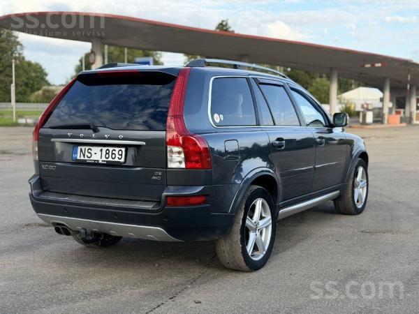 Pelēks Volvo XC90 2008 Ogre, ar dzinēja tilpumu 2.40 L un nobraukumu 271 tūkst. km par 5100 €, foto 10 vietnē AUTOMOTO.COM.LV