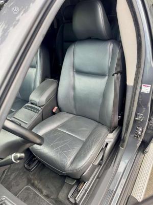 Grey Volvo XC90 2008 in Vilnius, with an engine capacity of 2.40 L and mileage of 281 thousand km for 6690 €, photo 8 on AUTOMOTO.COM.LV