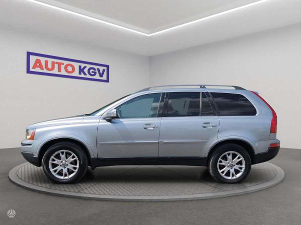 Grey Volvo XC90 2008 in Vilnius, with an engine capacity of 2.40 L and mileage of 369 thousand km for 5999 €, photo 3 on AUTOMOTO.COM.LV