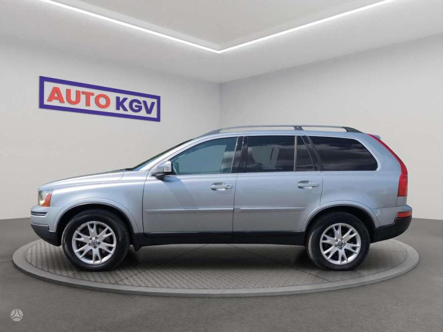 Grey Volvo XC90 2008 in Vilnius, with an engine capacity of 2.40 L and mileage of 369 thousand km for 5999 €, photo 3 on AUTOMOTO.COM.LV