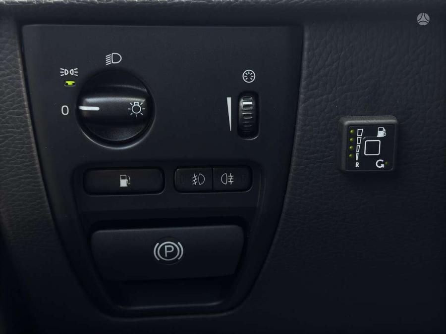 Pelēks Volvo XC90 2008 Klaipėda, ar dzinēja tilpumu 3.20 L un nobraukumu 211 tūkst. km par 5999 €, foto 20 vietnē AUTOMOTO.COM.LV