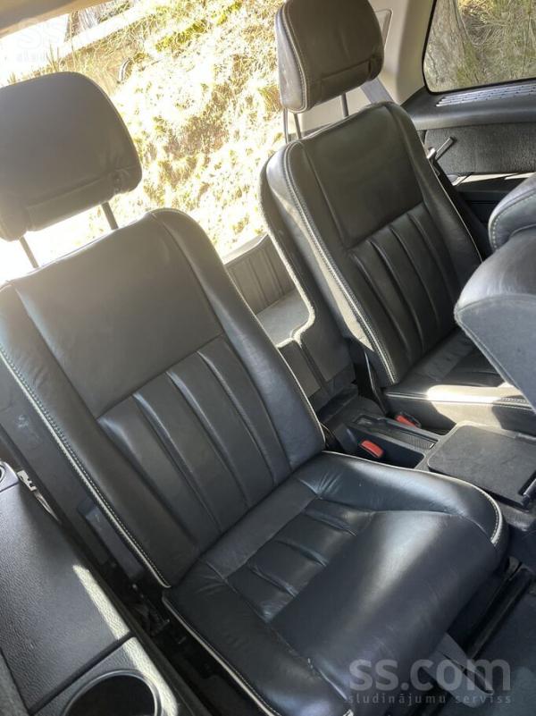 Grey Volvo XC90 2008 in Jelgava, with an engine capacity of 2.40 L and mileage of 430 thousand km for 6320 €, photo 8 on AUTOMOTO.COM.LV