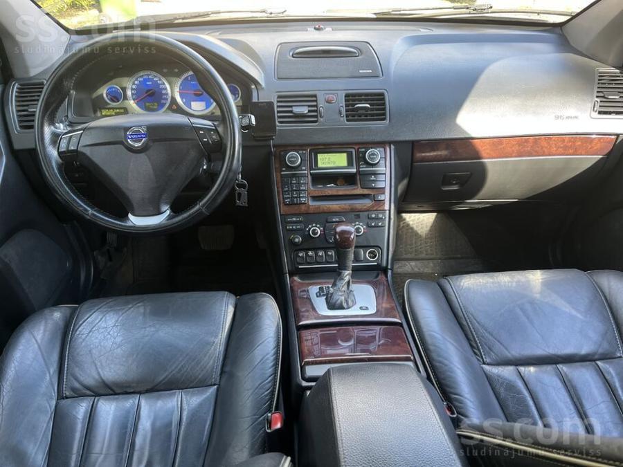 Pelēks Volvo XC90 2008 Jelgava, ar dzinēja tilpumu 2.40 L un nobraukumu 430 tūkst. km par 6320 €, foto 14 vietnē AUTOMOTO.COM.LV