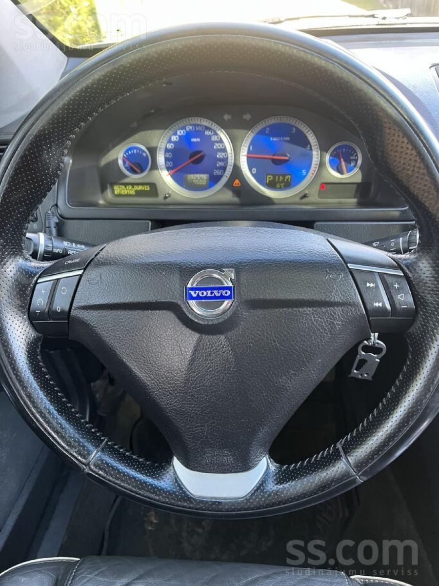 Pelēks Volvo XC90 2008 Jelgava, ar dzinēja tilpumu 2.40 L un nobraukumu 430 tūkst. km par 6320 €, foto 16 vietnē AUTOMOTO.COM.LV