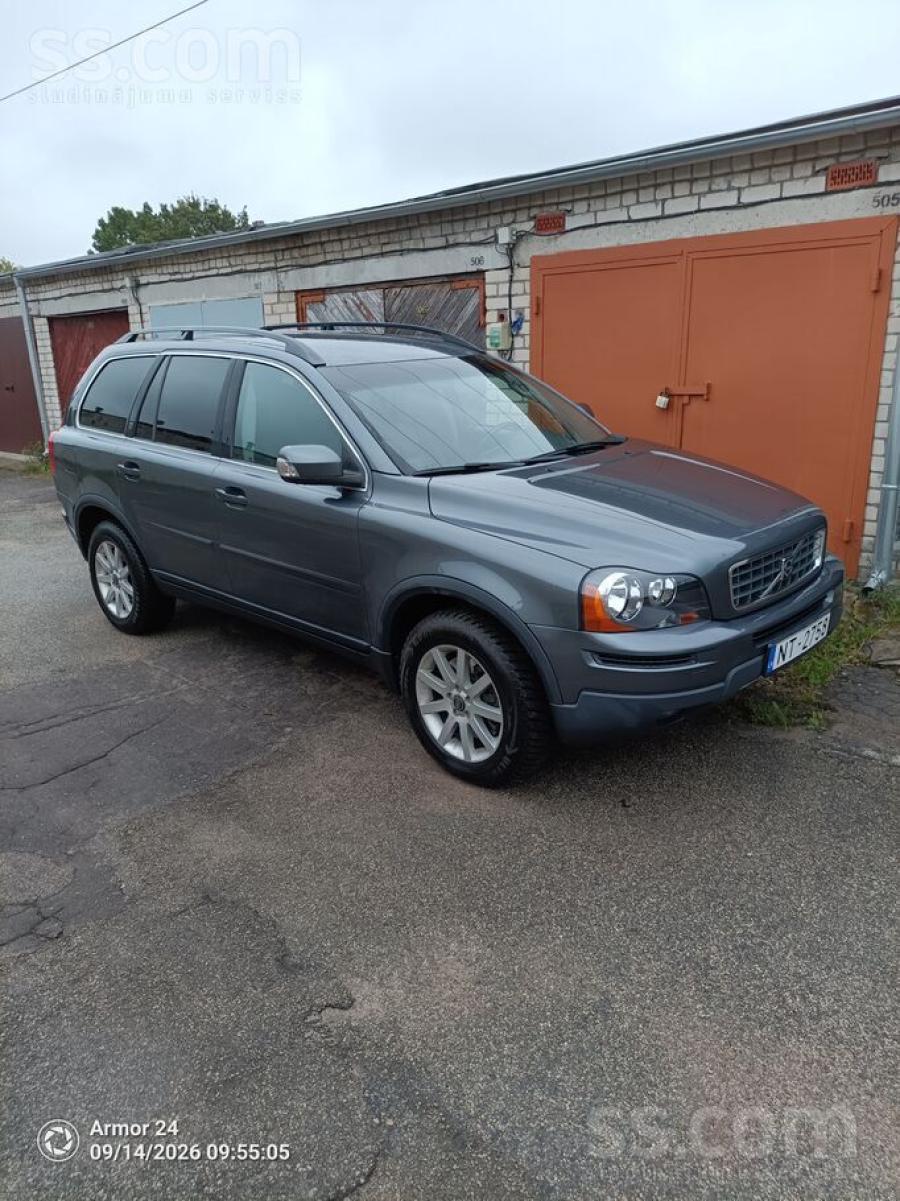 Grey Volvo XC90 2008 in Riga, with an engine capacity of 2.40 L and mileage of 264 thousand km for 6000 €, photo 4 on AUTOMOTO.COM.LV