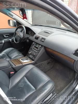 Grey Volvo XC90 2008 in Riga, with an engine capacity of 2.40 L and mileage of 264 thousand km for 6000 €, photo 5 on AUTOMOTO.COM.LV