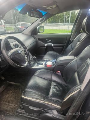 Pelēks Volvo XC90 2008 Tallina, ar dzinēja tilpumu 2.40 L un nobraukumu 340 tūkst. km par 4990 €, foto 15 vietnē AUTOMOTO.COM.LV