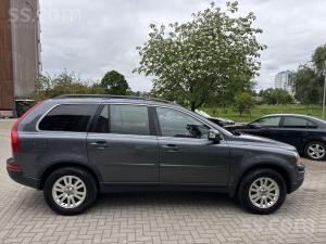 Pelēks Volvo XC90 2008 Rīga, ar dzinēja tilpumu 2.40 L un nobraukumu 364 tūkst. km par 4990 €, foto 5 vietnē AUTOMOTO.COM.LV