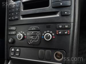 Pelēks Volvo XC90 2008 Rīga, ar dzinēja tilpumu 2.40 L un nobraukumu 364 tūkst. km par 4990 €, foto 18 vietnē AUTOMOTO.COM.LV