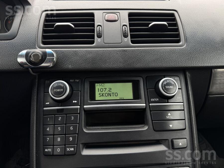 Pelēks Volvo XC90 2008 Rīga, ar dzinēja tilpumu 2.40 L un nobraukumu 364 tūkst. km par 4990 €, foto 20 vietnē AUTOMOTO.COM.LV