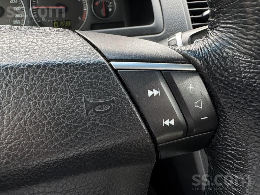 Pelēks Volvo XC90 2008 Rīga, ar dzinēja tilpumu 2.40 L un nobraukumu 364 tūkst. km par 4990 €, foto 21 vietnē AUTOMOTO.COM.LV
