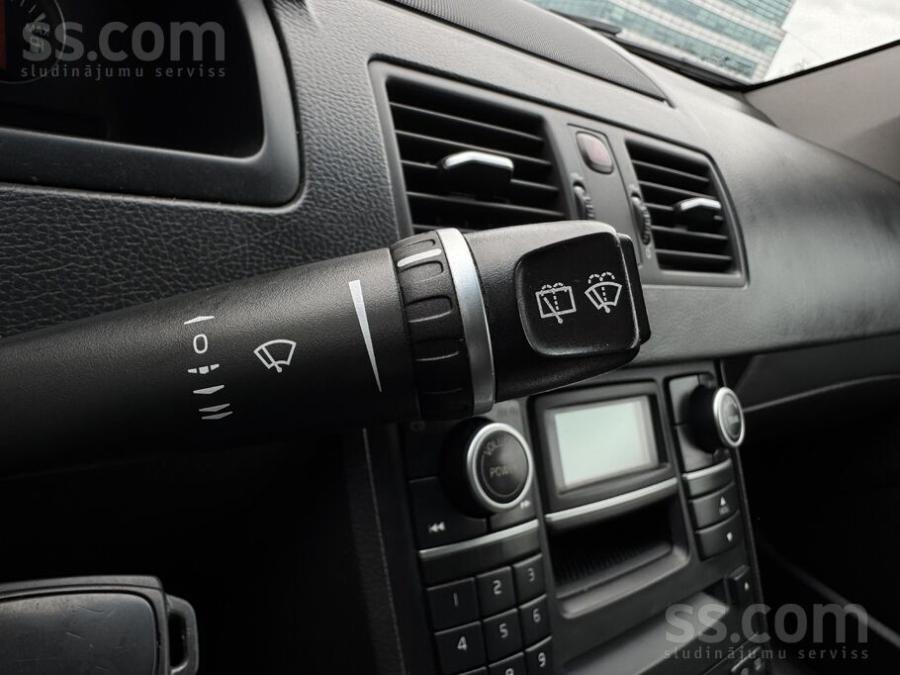 Pelēks Volvo XC90 2008 Rīga, ar dzinēja tilpumu 2.40 L un nobraukumu 364 tūkst. km par 4990 €, foto 24 vietnē AUTOMOTO.COM.LV