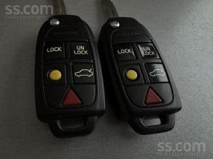 Pelēks Volvo XC90 2008 Rīga, ar dzinēja tilpumu 2.40 L un nobraukumu 364 tūkst. km par 4990 €, foto 32 vietnē AUTOMOTO.COM.LV