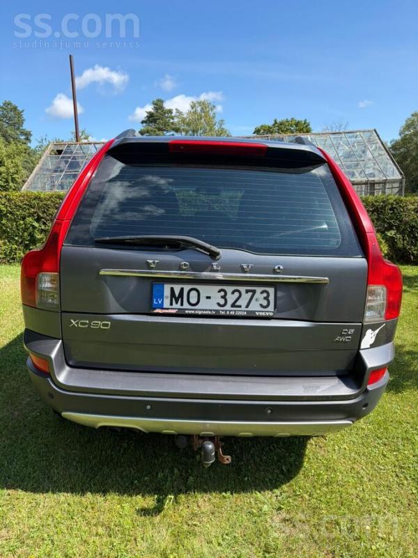 Grey Volvo XC90 2008 in Riga, with an engine capacity of 2.40 L and mileage of 458 thousand km for 3000 €, photo 3 on AUTOMOTO.COM.LV