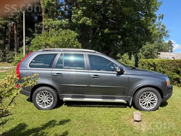 Grey Volvo XC90 2008 in Riga, with an engine capacity of 2.40 L and mileage of 458 thousand km for 3000 €, photo 4 on AUTOMOTO.COM.LV