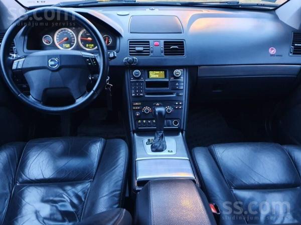 Grey Volvo XC90 2008 in Riga, with an engine capacity of 2.40 L and mileage of 458 thousand km for 3000 €, photo 6 on AUTOMOTO.COM.LV