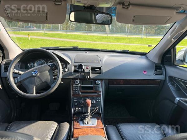 Grey Volvo XC90 2008 in Riga, with an engine capacity of 3.20 L and mileage of 370 thousand km for 4900 €, photo 7 on AUTOMOTO.COM.LV